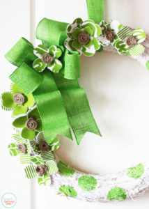 St. Patrick’s Day Wreath - Positively Splendid {Crafts, Sewing, Recipes ...