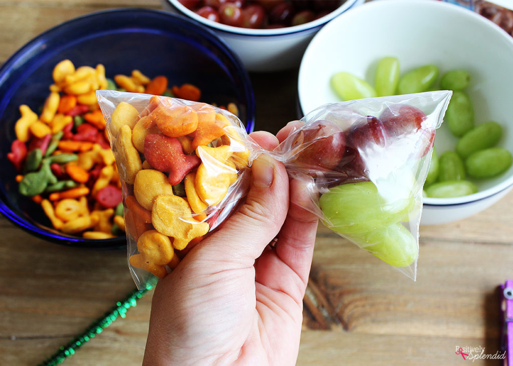 Fun Edible Craft for Kids: Butterfly Snack Bags! - Positively Splendid ...