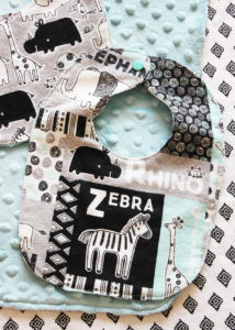 Easy Baby Bib Pattern - Positively Splendid {Crafts, Sewing, Recipes ...