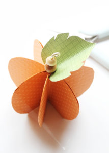 Easy Paper Pumpkins - Positively Splendid {Crafts, Sewing, Recipes and ...