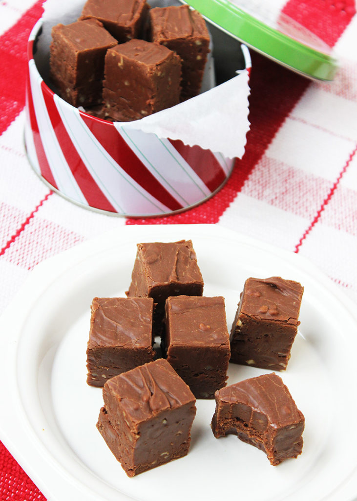 Easy Fudge Recipe - Positively Splendid {Crafts, Sewing, Recipes and ...
