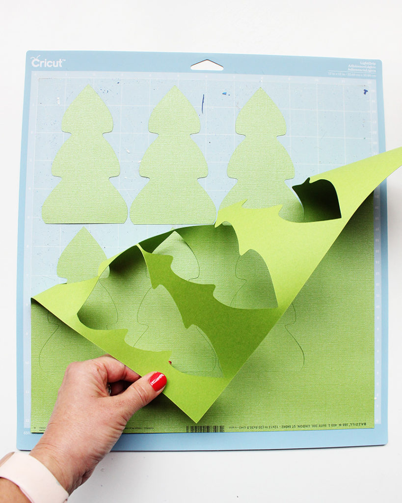 How to Make Paper Christmas Trees - Positively Splendid {Crafts, Sewing ...