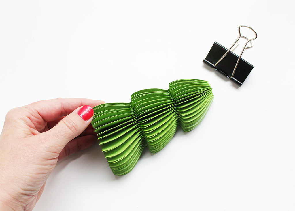 How to Make Paper Christmas Trees - Positively Splendid {Crafts, Sewing ...